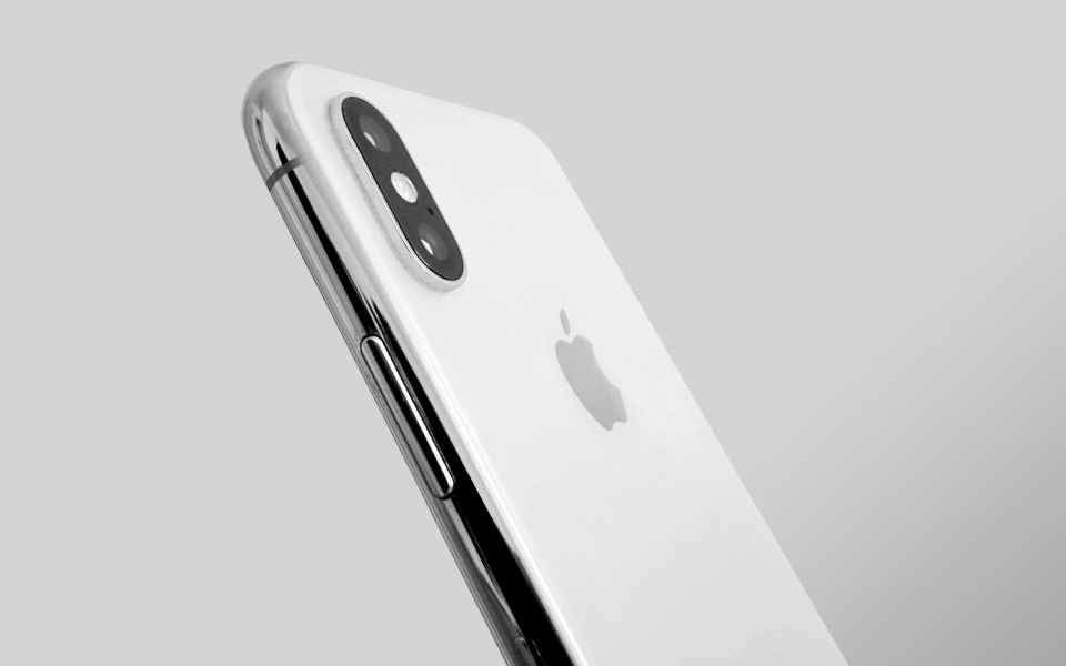 Will Apple Launch A Foldable iPhone Before 2027? You Can't Peek Inside ...